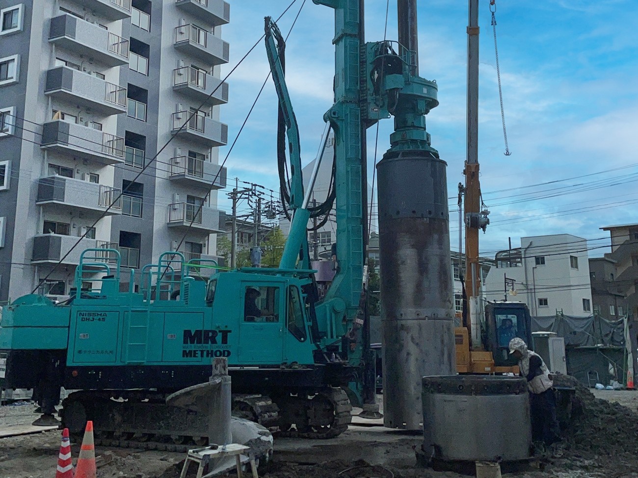 店舗解体工事に伴う、既存杭撤去工事(杭破砕工事) | 地中障害物撤去、地盤調査、地盤改良、解体工事はテクニカル九州へ